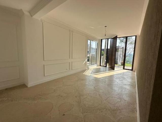 Casa à Venda em Alphaville | 3 Suítes, 4 Vagas | Condomínio Valville 1, Santana de Parnaíba