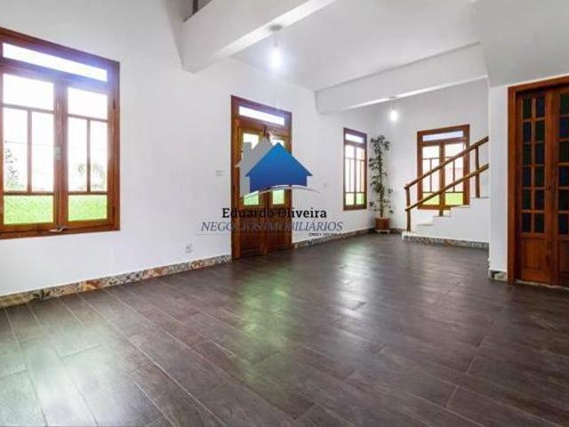 Casa a venda em Alphaville condomínio Valville 1