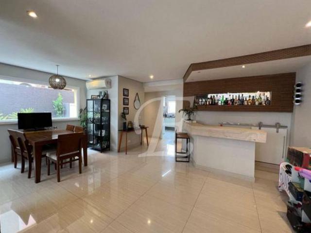 Casa á venda em Alphaville no Residencial Tamboré 4