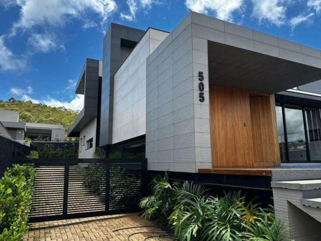 Casa à Venda em Alphaville Nova Lima: 4 Quartos, Suítes e Lazer Completo