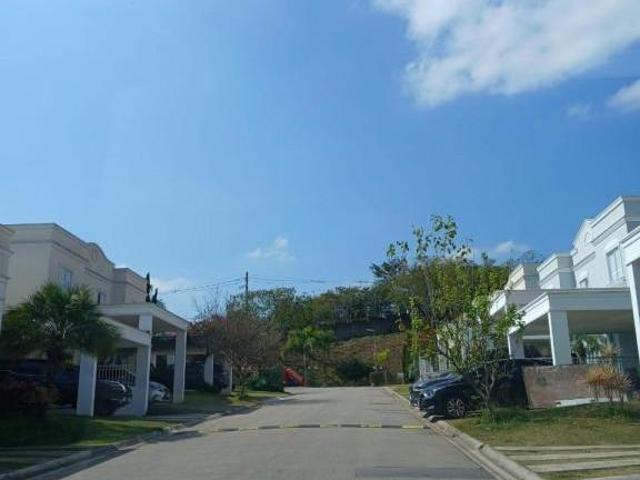 CASA A VENDA EM ALPHAVILLE RESIDENCIAL QUINTAS DO TAMBORÉ