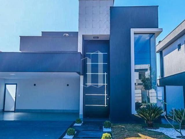 Casa à Venda em Aparecida de Goiânia 3 Suítes, 160m²