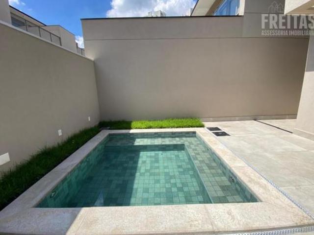 Casa de Condomínio com Piscina e Gourmet em Tamboré, Barueri