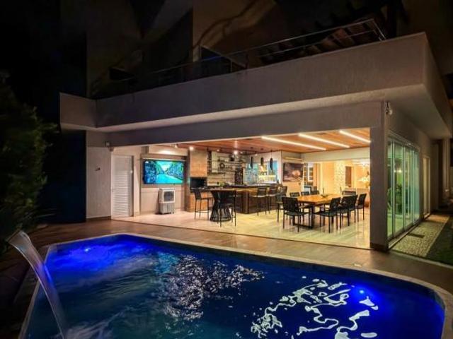 Casa à venda em Arujazinho I