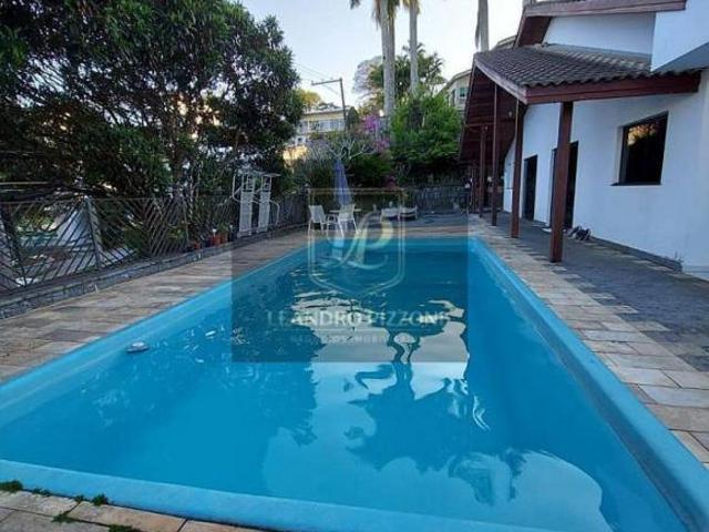 Casa à venda em Arujá