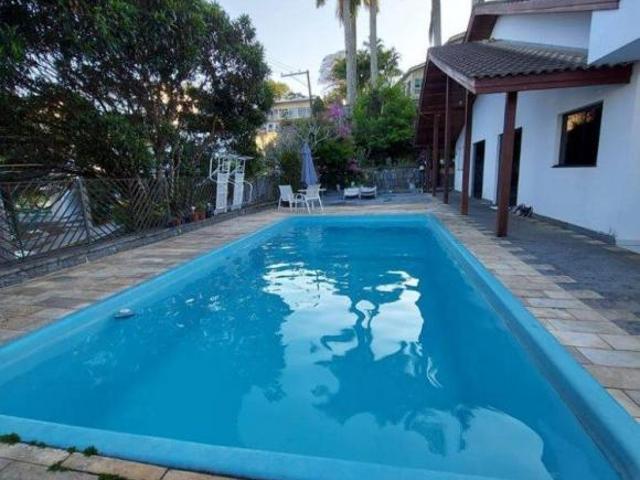 Casa à venda em Arujá