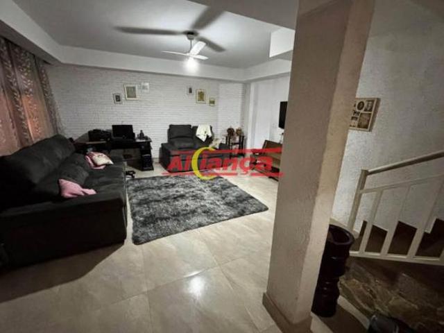 Casa à Venda em Arujá/SP Jordanópolis | Excelente Localização | Ampla e Versátil