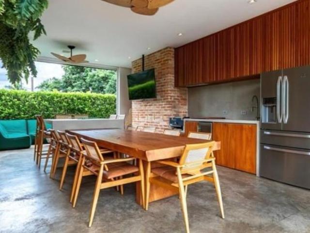 Casa à venda em Araçoiaba da Serra, Condomínio Lago Azul, com 3 suítes, com 440 m²