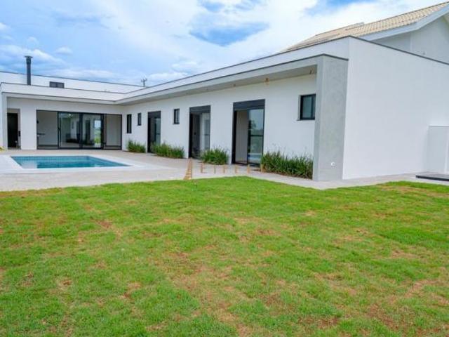 Casa à venda em Araçoiaba da Serra, Condomínio Saint Charbel, com 3 suítes, com 378.25 m²