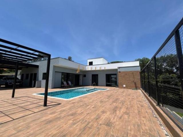 Casa à venda em Araçoiaba da Serra, Condomínio Village Ipanema, com 3 suítes, com 226.15 m²