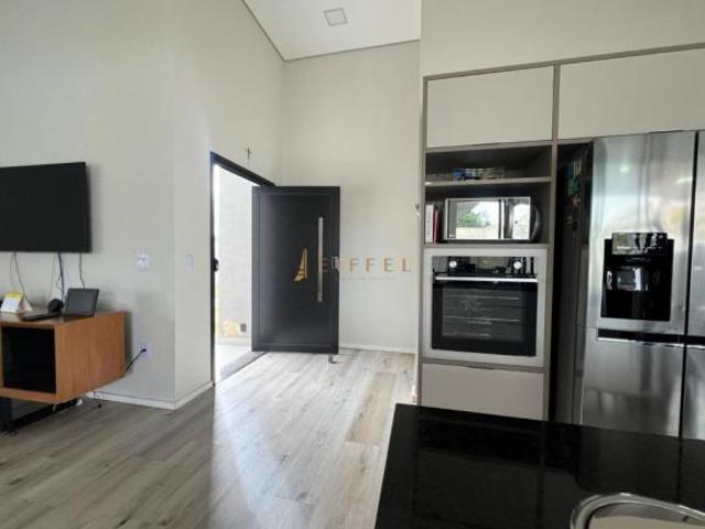 Casa à venda em Araçoiaba da Serra, Condomínio Village Ipanema, com 3 suítes, com 244.6 m²