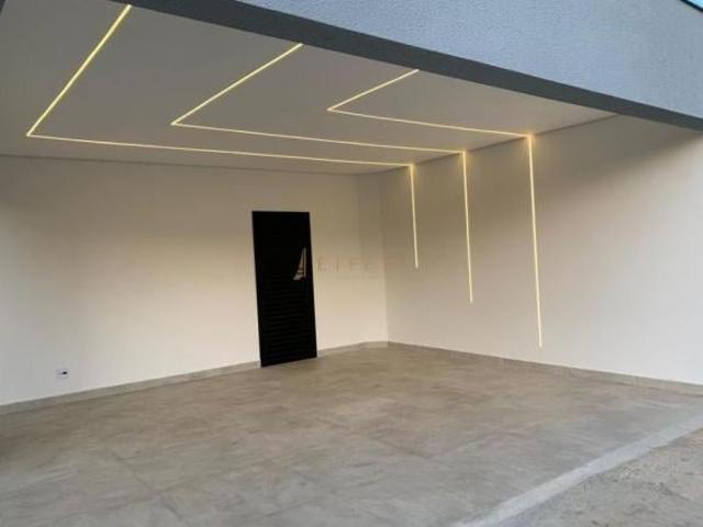 Casa à venda em Araçoiaba da Serra, Condomínio Village Ipanema, com 3 suítes, com 250 m²
