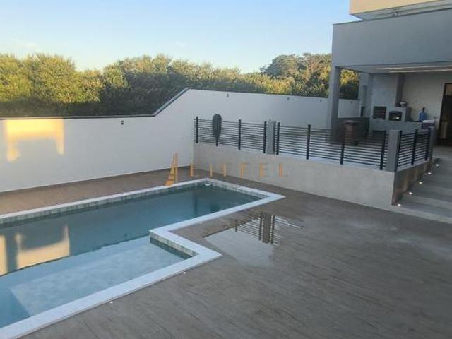 Casa à venda em Araçoiaba da Serra, Condomínio Village Ipanema, com 3 suítes, com 350 m²