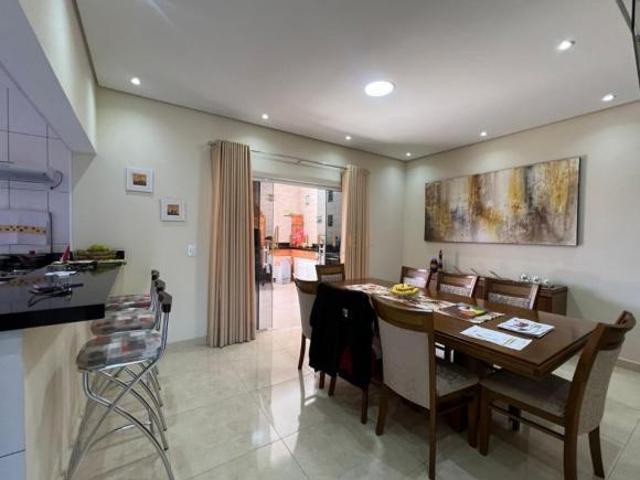 Casa à venda em Araçoiaba da Serra, Jd Garret, com 3 suítes, com 219 m², Condomínio Lago da Serra