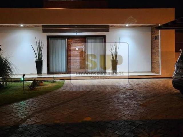Casa à venda em Araçatuba Condomínio de chácaras Projeto contemporâneo e único