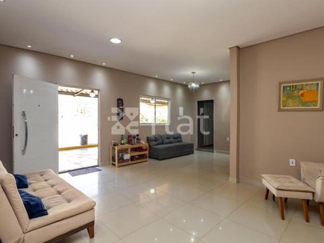 Casa à Venda em Arniqueira, Águas Claras, 4 Quartos, 390m²