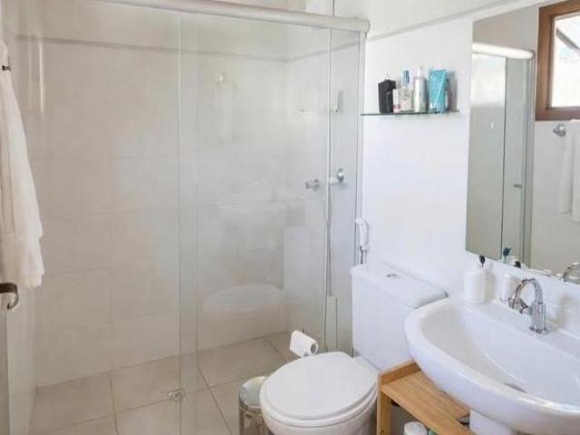 Casa à Venda em Atalaia, Campos do Jordão: 4 Suítes, 400m²