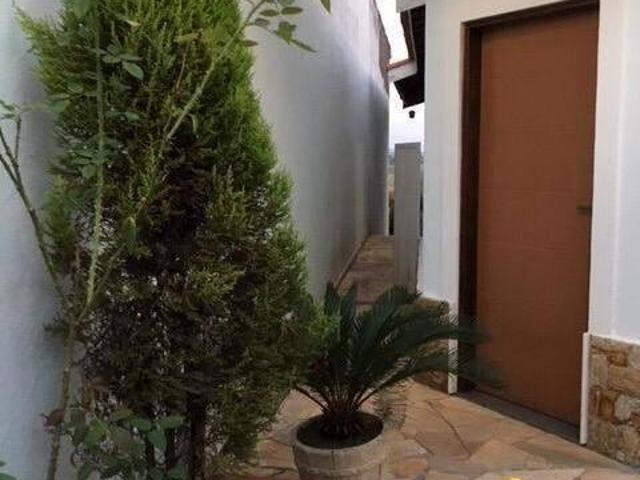Casa á venda em Atibaia com 2 dormitórios