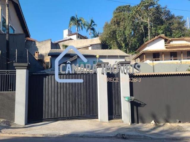 Casa á venda em atibaia com piscina