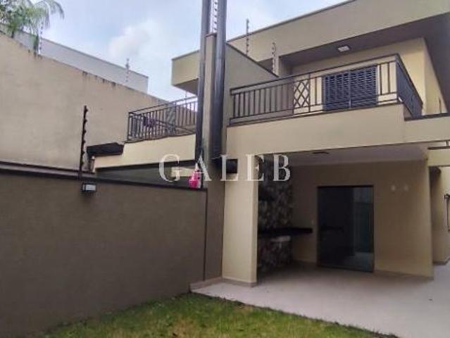 Casa à venda em Atibaia SP, Jardim do Lago: 3 quartos, 3 suítes, 2 salas, 2 vagas, 128m² Imperdíve