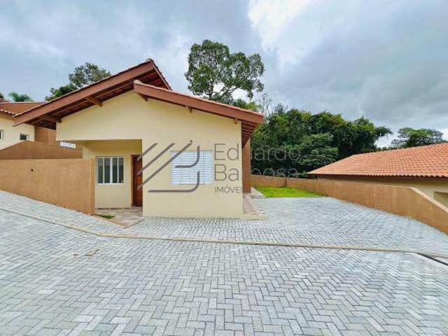 Casa à Venda em Atibaia/SP Permite Financiamento Bancário