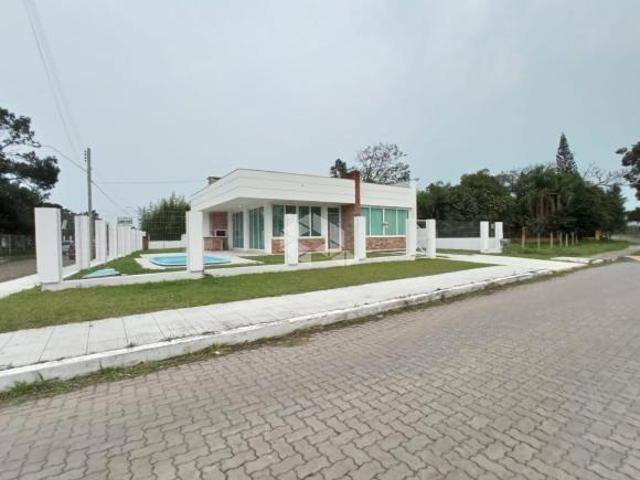 Casa à venda em Atlântida, Xangri Lá com 4 quartos 4 suítes