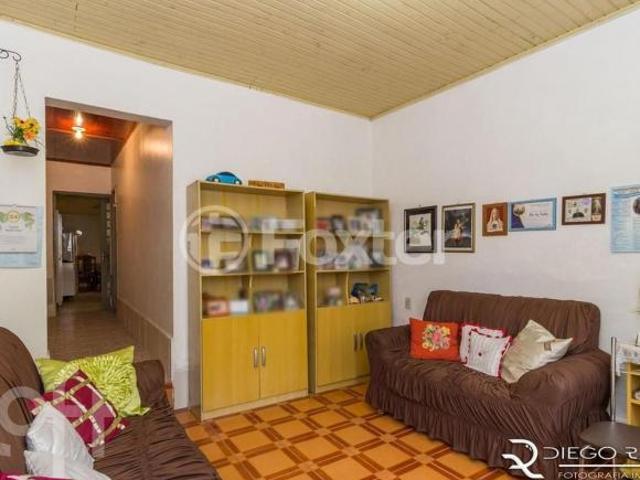 Casa à venda em Azenha com 127 m², 4 quartos