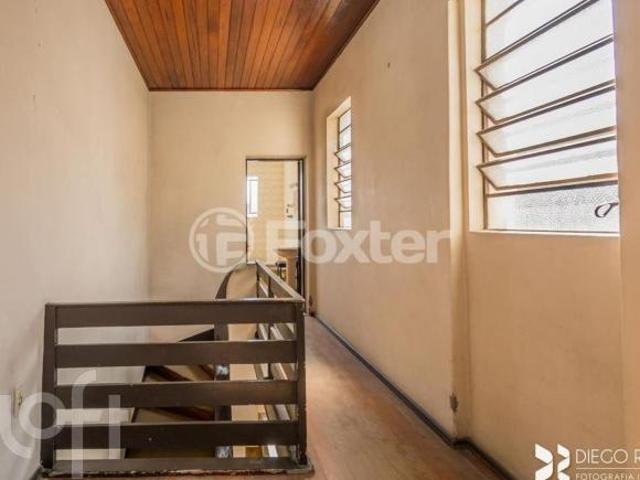 Casa à venda em Azenha com 149 m², 3 quartos, 1 vaga