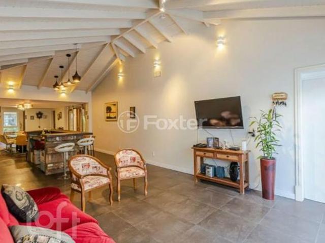 Casa à venda em Boa Vista com 400 m², 3 quartos, 3 suítes, 8 vagas