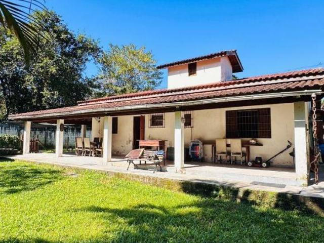 CASA À VENDA EM BOIÇUCANGA – AMPLO TERRENO E EXCELENTE POTENCIAL