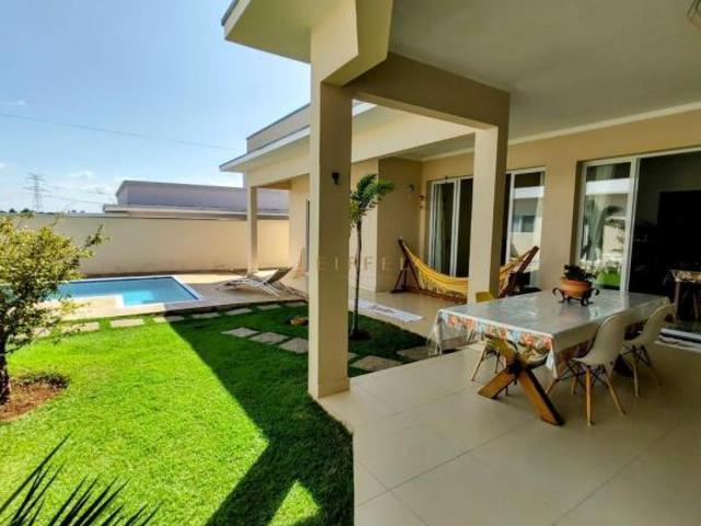 Casa à venda em Boituva, Condomínio Portal Das Estrelas, com 5 suítes, com 310 m²