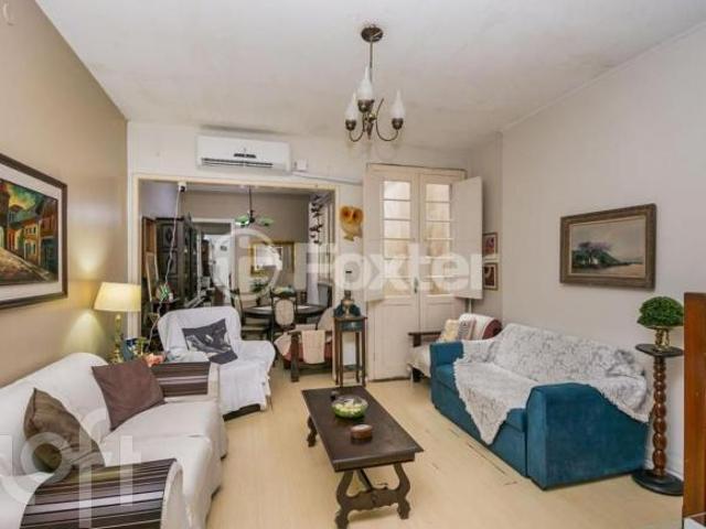 Casa à venda em Bom Fim com 193 m², 3 quartos, 1 suíte