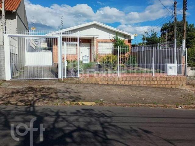 Casa à venda em Bom Jesus com 176 m², 3 quartos, 8 vagas