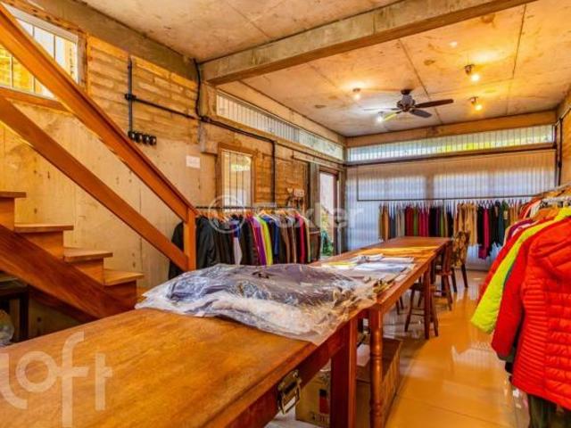 Casa à venda em Bom Jesus com 220 m², 3 quartos, 4 vagas