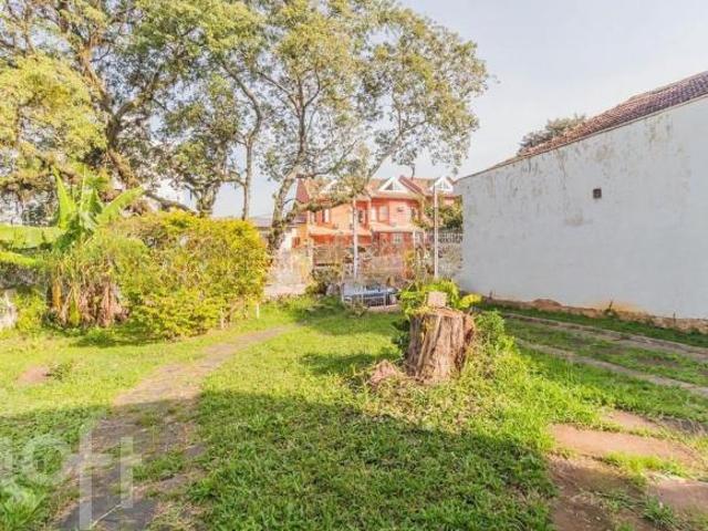 Casa à venda em Bom Jesus com 242 m², 4 quartos, 2 vagas