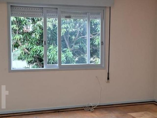 Casa à venda em Bom Jesus com 259 m², 3 quartos, 1 suíte, 4 vagas