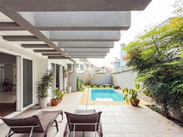 Casa à venda em Bacacheri