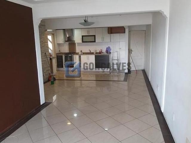 Casa à venda em Baeta Neves, São Bernardo do Campo — 2 quartos, 4 vagas