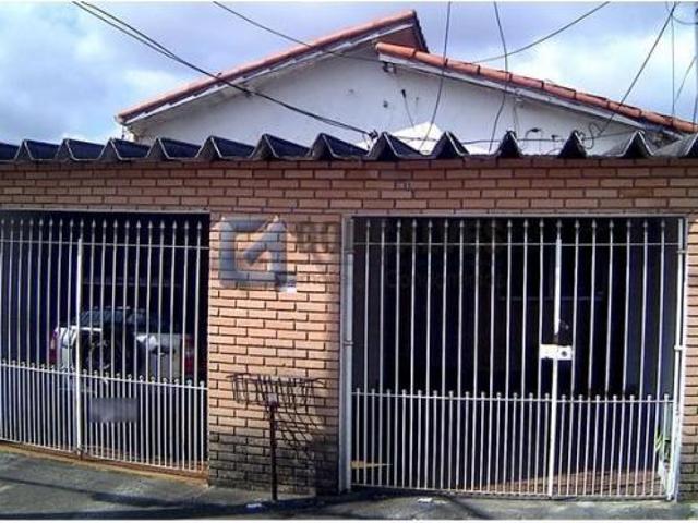 Casa à venda em Baeta Neves, São Bernardo do Campo – 4 quartos, 3 vagas, 200m² internos