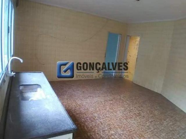 Casa à venda em Baeta Neves, SBC – 3 quartos, quintal e 2 vagas