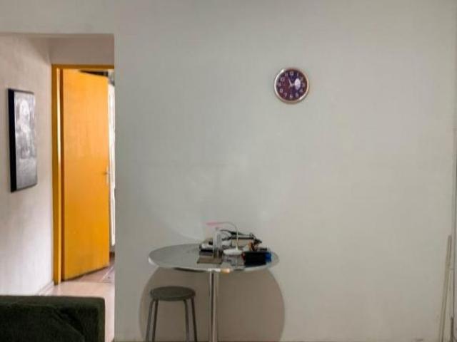 Casa á venda em bairro bem localizado