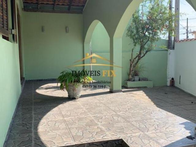 Casa á venda em bairro central de Campo Limpo Paulista Avalia Permuta!