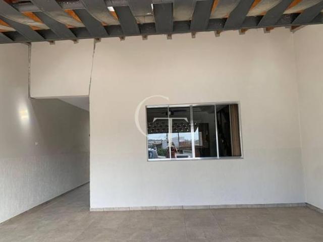 Casa à venda em bairro residencial Fabri – excelente estrutura e espaço para toda a família