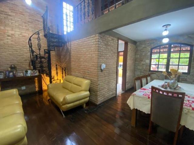 Casa à venda em Bandeirantes