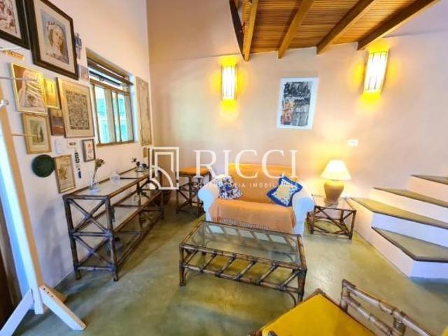 Casa à venda em Barra do Una, São Sebastião SP: 1 quarto, sala e garagem para 2 carros!