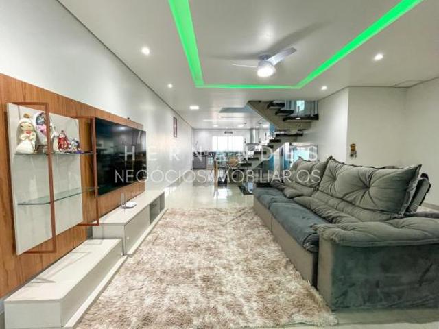 Casa à venda em Barueri SP: com 3 quartos, suíte, 6 vagas e energia solar!