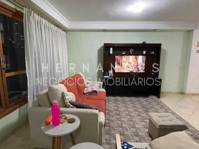 Casa à Venda em Barueri SP, Jardim dos Camargos 3 suítes, 4 vagas, 250m²