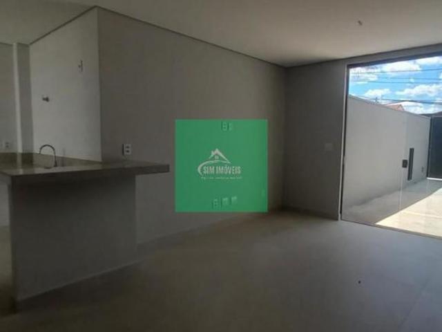 Casa à venda em Betim MG, bairro Espírito Santo: 2 quartos, 1 suíte, 3 banheiros, 2 vagas de garagem