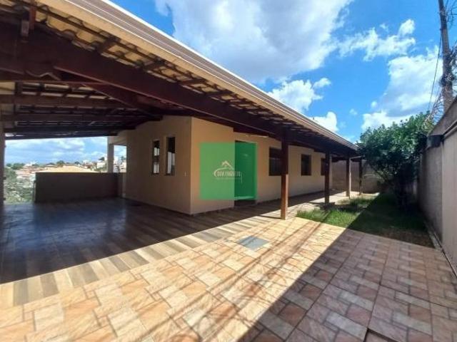Casa à venda em Betim MG, no bairro Bom Retiro: 4 quartos, 1 suíte, 2 salas, 2 banheiros, 2 vagas de