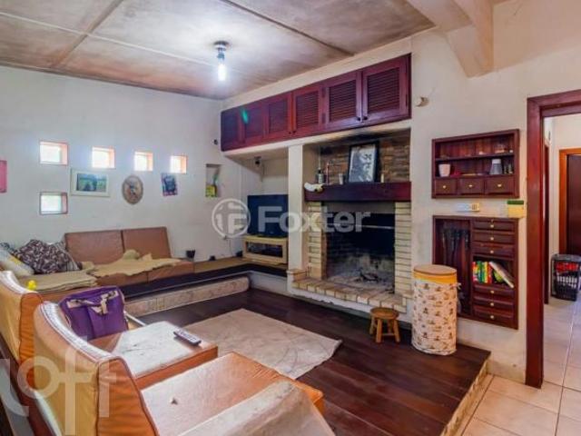Casa à venda em Belém Novo com 229 m², 4 quartos, 3 vagas